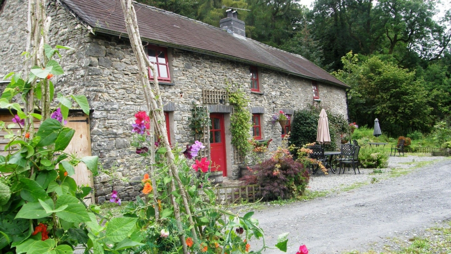 Lanlas Farm Holiday cottages (5 Day Weather Forecast For Lampeter)